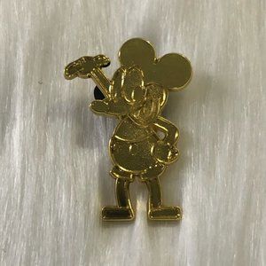 Disney | Jewelry | 525 Gold Mickey Disney Pin | Poshmark